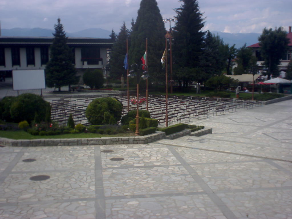 Bansko ski resort in Bulgaria: winter resort for skiing and ...